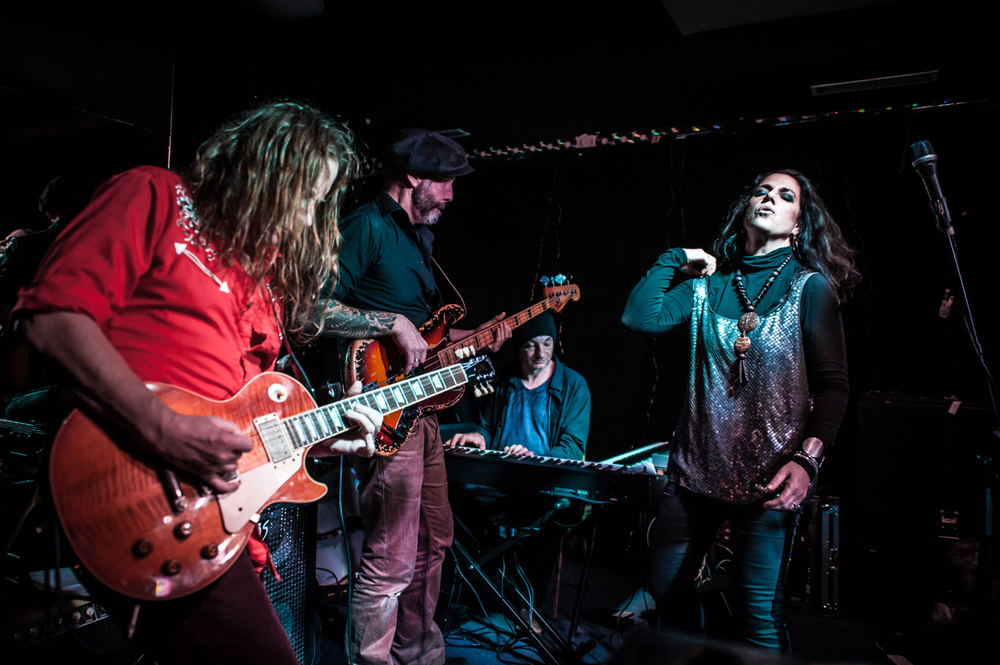 Stay Tuned: Sari Schorr Revives the Blues at the Turning Point - Nyack ...